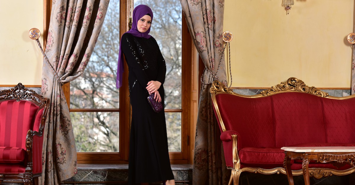 فستان بتفاصيل من الترتر و سحاب للإغلاق 1613943 02 Sefamerve