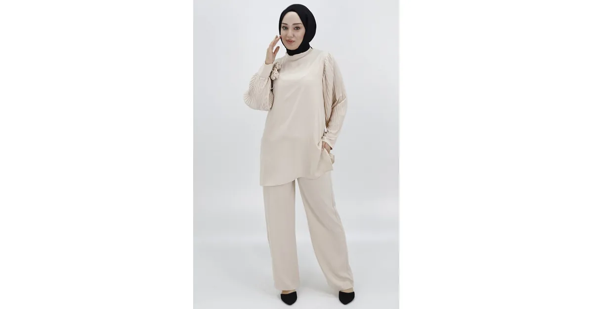 Jessica Costume Double Plissé Avec Manches En Tissu Et Broche 24087-03 ...